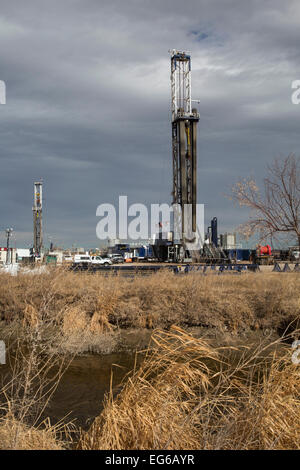 Greeley, Colorado - An oil drilling rig near homes in a residential ...