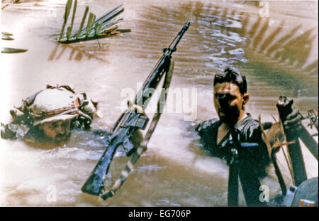 USA Vietnam-Krieg / Vietnam War - River Monitor Boat & ATC Armored ...