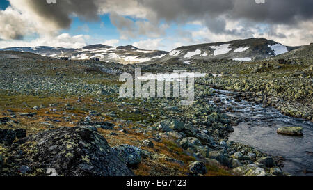 Skarvheimen, Norway - the DNT hut at Kongshelleren Stock Photo - Alamy