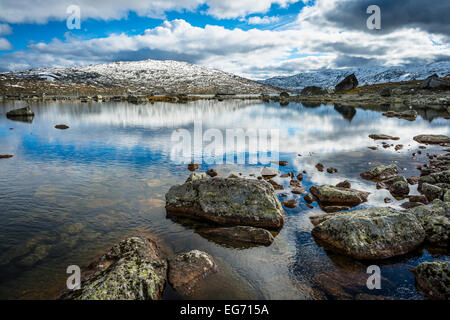 Skarvheimen, Norway - the DNT hut at Kongshelleren Stock Photo - Alamy