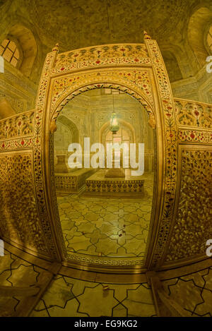 Shah Jahan and Mumtaz Mahal graves, Taj Mahal, Agra, Delhi, India, Asia ...