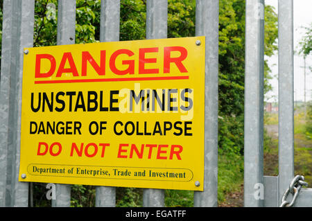 Danger Signs no entry unstable structure and hidden hazards Stock Photo ...