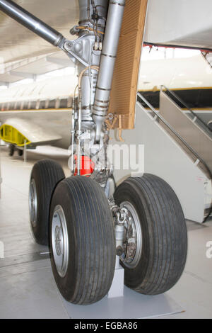 Concorde wheels and mechanism at Duxford Stock Photo - Alamy