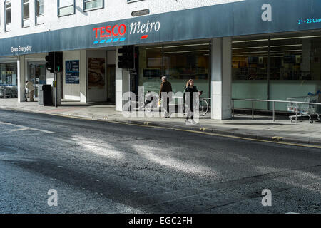 Tesco Metro store in Castle Street Salisbury Stock Photo - Alamy