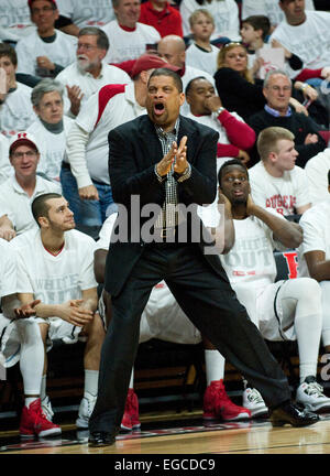 Rutgers head coach Eddie Jordan reacts to a call during the first half ...