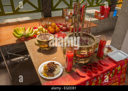 Traditional Chinese food offerings to the gods and ancestors, Hong Kong ...