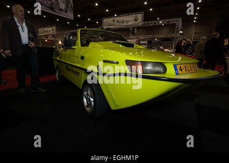 Amphibious car Dutton Mariner, 1990. Black and white Stock Photo - Alamy