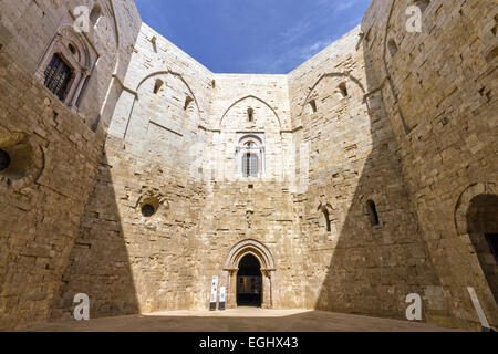 interior courtyard Castel del Monte, Andria, Apulia, Italy Stock Photo ...