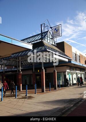 The Quadrant shopping centre, Dunstable, Bedfordshire Stock Photo - Alamy