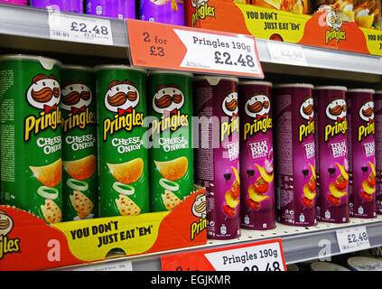 Pringles in Supermarket Stock Photo - Alamy