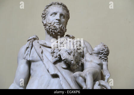 Statue of Hercules, Chiaramonti Vatican Museum, Italy Stock Photo - Alamy