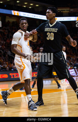 February 26, 2015: Armani Moore #4 of the Tennessee Volunteers reacts ...