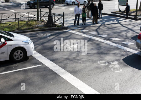 Advanced Stop Line area (ASL) designated for Cyclists / painted box ...