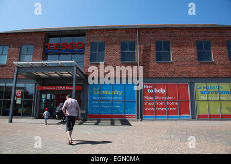 Tesco supermarket, Ellesmere, Shropshire Stock Photo - Alamy