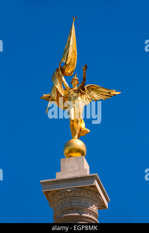 Gold winged Victory statue in World War I Memorial in Washington DC ...