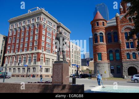 Statue of John Bannerman Dealey, Old Red Courthouse. Dealey Plaza ...