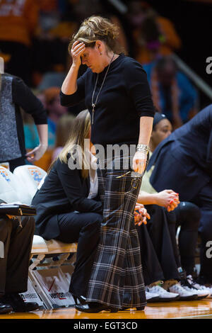 Vanderbilt basketball coach Melanie Balcomb instructs players during ...