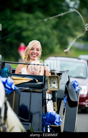 bride and horse Stock Photo - Alamy