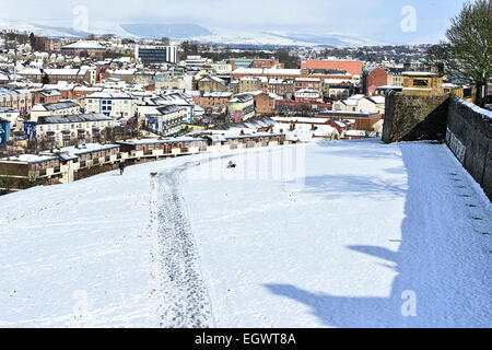Snow covered rooftops in Londonderry (Derry) Northern Ireland Stock ...