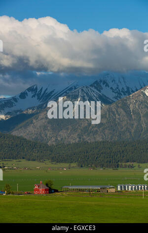 Barn with Wallowa Mountains Near Joseph Oregon Stock Photo - Alamy