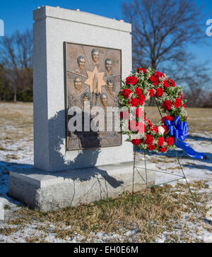 Memorial to Challenger space shuttle disaster, Arlington National ...