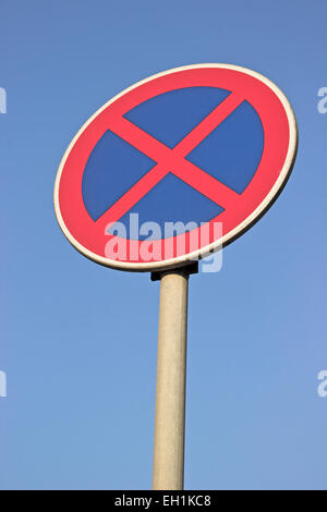 Parking sign over blue sky Stock Photo - Alamy