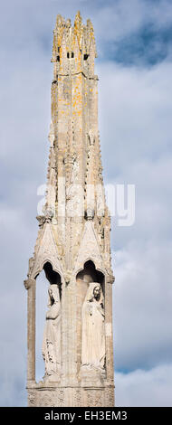 Eleanor cross at Geddington, England, the best of three survivng ...