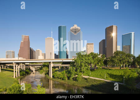 BUFFALO BAYOU GREENWAY DOWNTOWN SKYLINE HOUSTON TEXAS USA Stock Photo ...