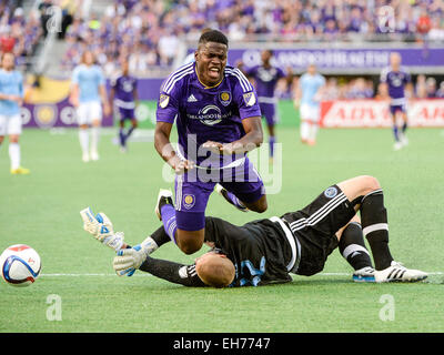 Orlando City 's Carlos Rivas (11) moves the ball against the Vancouver ...