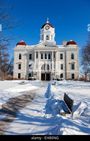 Old courthouse in Carthage. Carthage, Illinois Stock Photo - Alamy