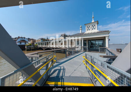 The Town Pier Gravesend, Kent. The old Cast iron Pier in the world ...