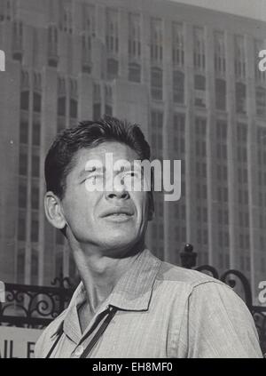MAN WITH A CAMERA, Charles Bronson, 1958-1960 Stock Photo - Alamy