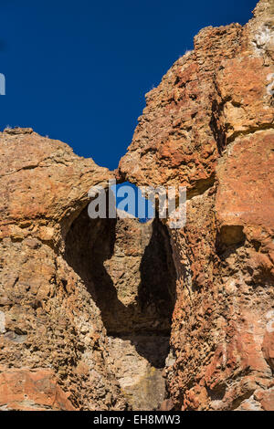 Arch in rock formation at the Clarno Unit of John Day Fossil Beds ...