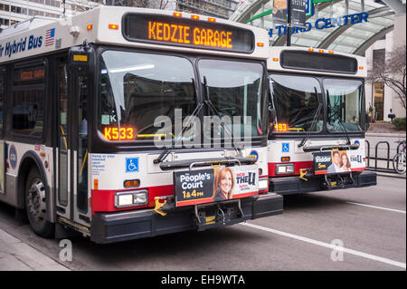Chicago City Bus At The Union Station Transit Center Downtown Chicago ...