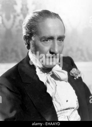 ADOLPHE MENJOU Actor Stock Photo - Alamy