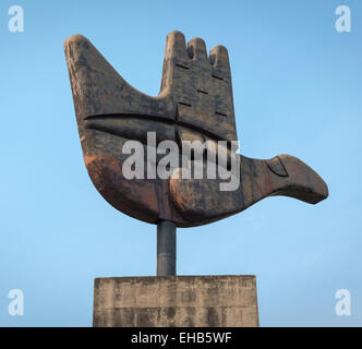 Le Corbusier's open hand symbol near to the Law Courts for the City of ...
