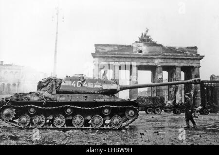 Soviet tank in front of the Brandenburg Gate (German: Brandenburger Tor ...