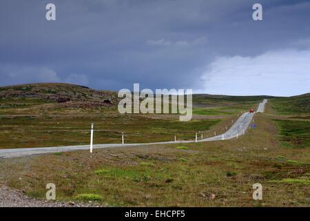 The open tarmac road, in northern territory,Australia Stock Photo - Alamy
