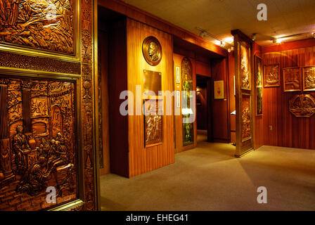 Copperware art artist Albert Gilles museum store Chateau-Richer QC ...