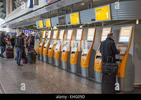 Check-in, Frankfurt Airport, Frankfurt, Hesse Stock Photo - Alamy