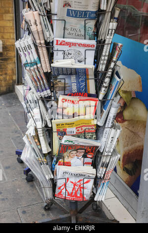london newsstand with british and international newspapers and Stock ...