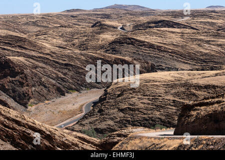 Road C14 and landscape at Kuiseb Pass, Namibia Stock Photo - Alamy