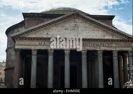 The portico and pillar of the Pantheon. Ancient Roman Temple. Now a ...