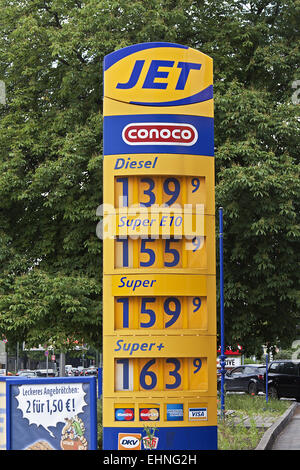 Jet is the European brand of filling stations owned by Phillips 66 ...