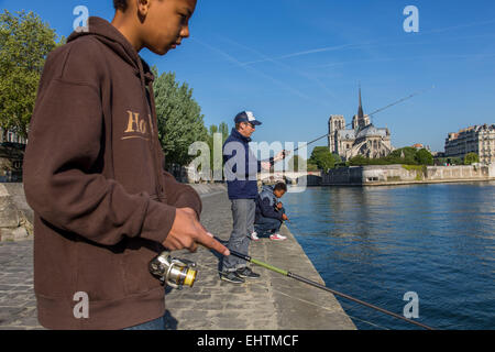 PARIS STREET FISHING Stock Photo - Alamy