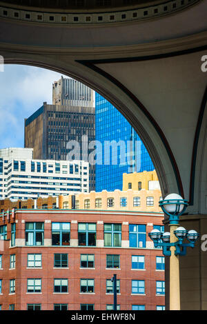 The arch and buildings at Rowes Wharf in Boston, Massachusetts Stock ...