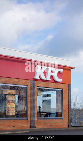 Frontage of the Kentucky Fried Chicken restaurant in Belfast, KFC ...