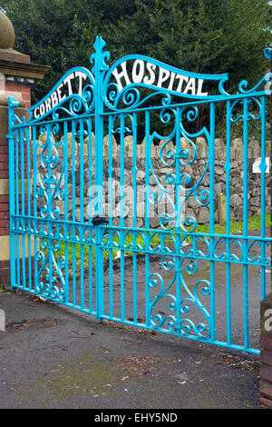 Corbett Hospital Side Entrance Gates, High Street, Amblecote ...