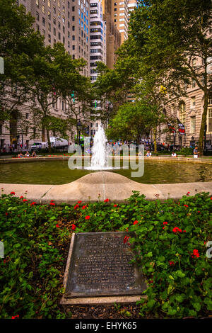Scenic fountains in a green urban park of Kuala Lumpur Stock Photo - Alamy