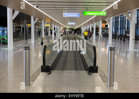 Moving Walkway, Heathrow Airport (Terminal 2) London, England Stock ...